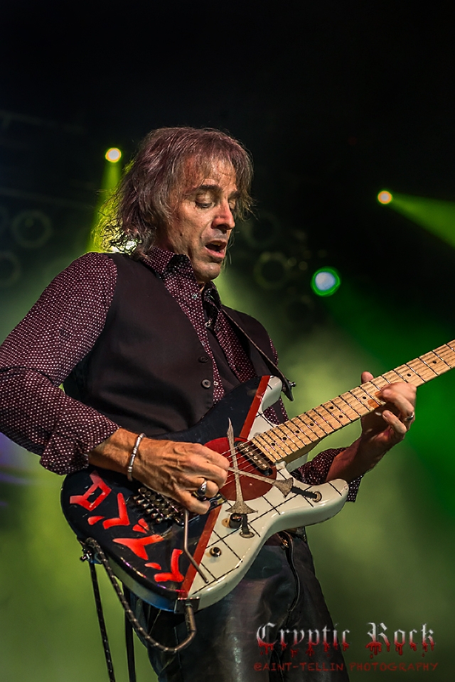 Ratt Roll Into The Paramount Huntington, NY 4-26-17 - Cryptic Rock